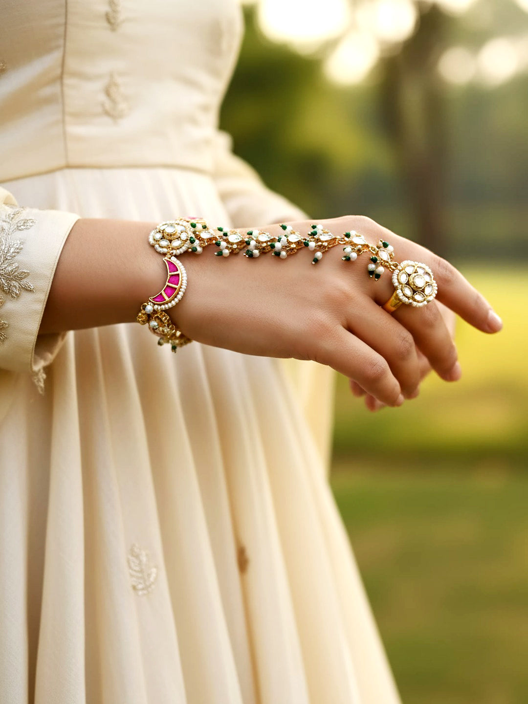 Hand Accessories – BINNI